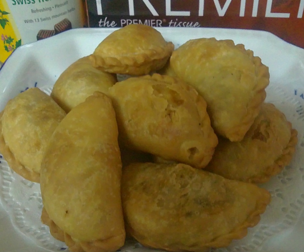 Nadia tanya apa karipap sepera? Nantilah kita goreng dan makan ya sayang.