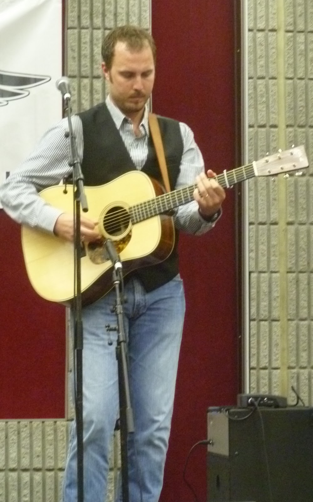 Bluegrass Cafe: Glimpses of IBMA 2011...