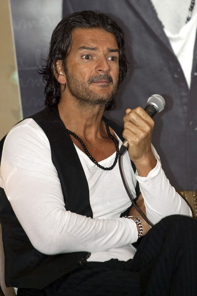 Hola... soy Waripolo!!!: La Moda de Odiar a Arjona