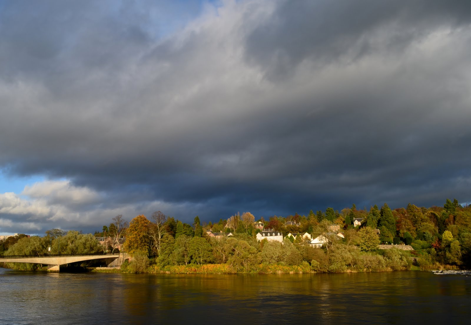 Tour Scotland: Tour Scotland Autumn Photographs River Tay Perth October ...