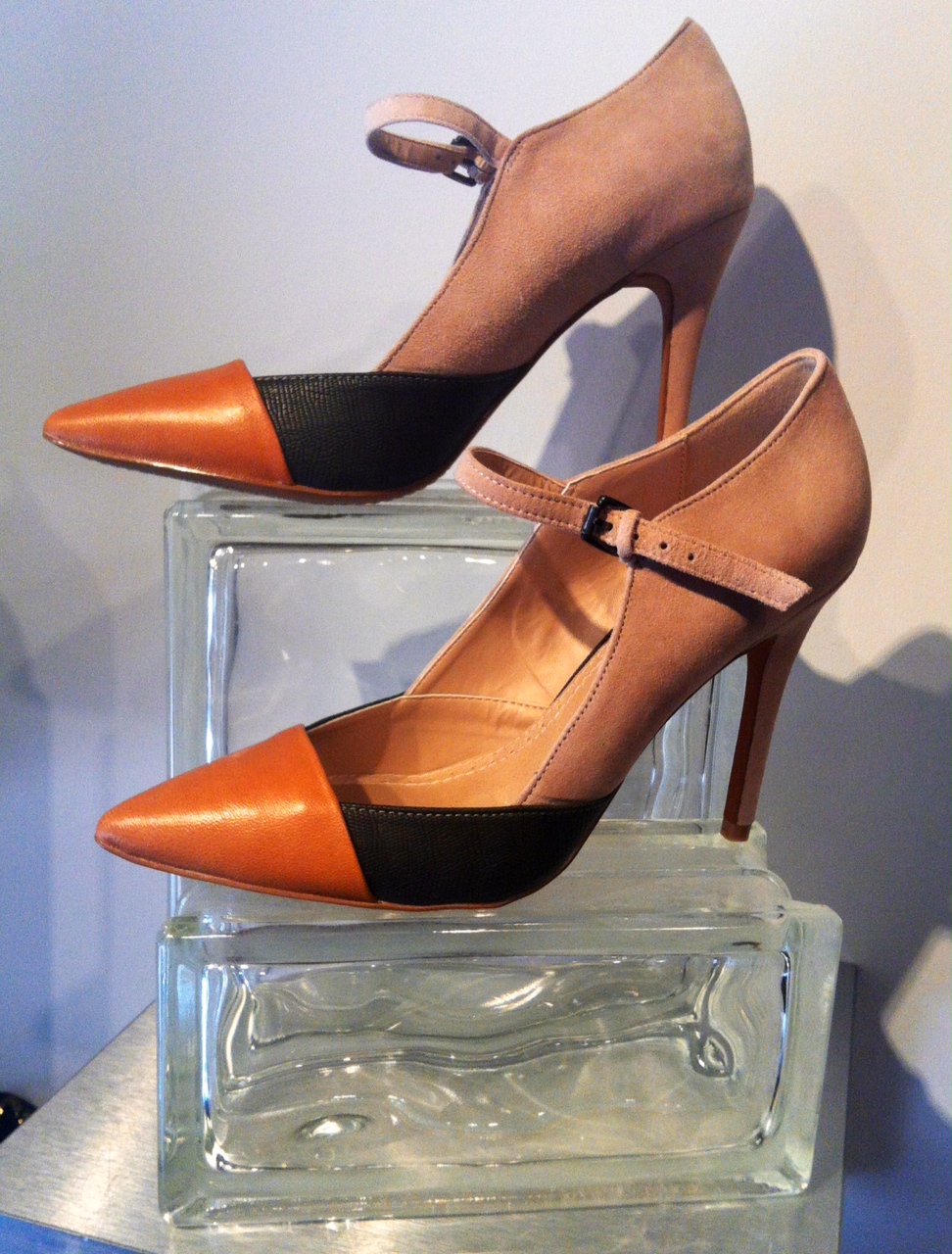 Miss Meers Shoe Boutique: THE "LION COMBO" COLORED PUMP