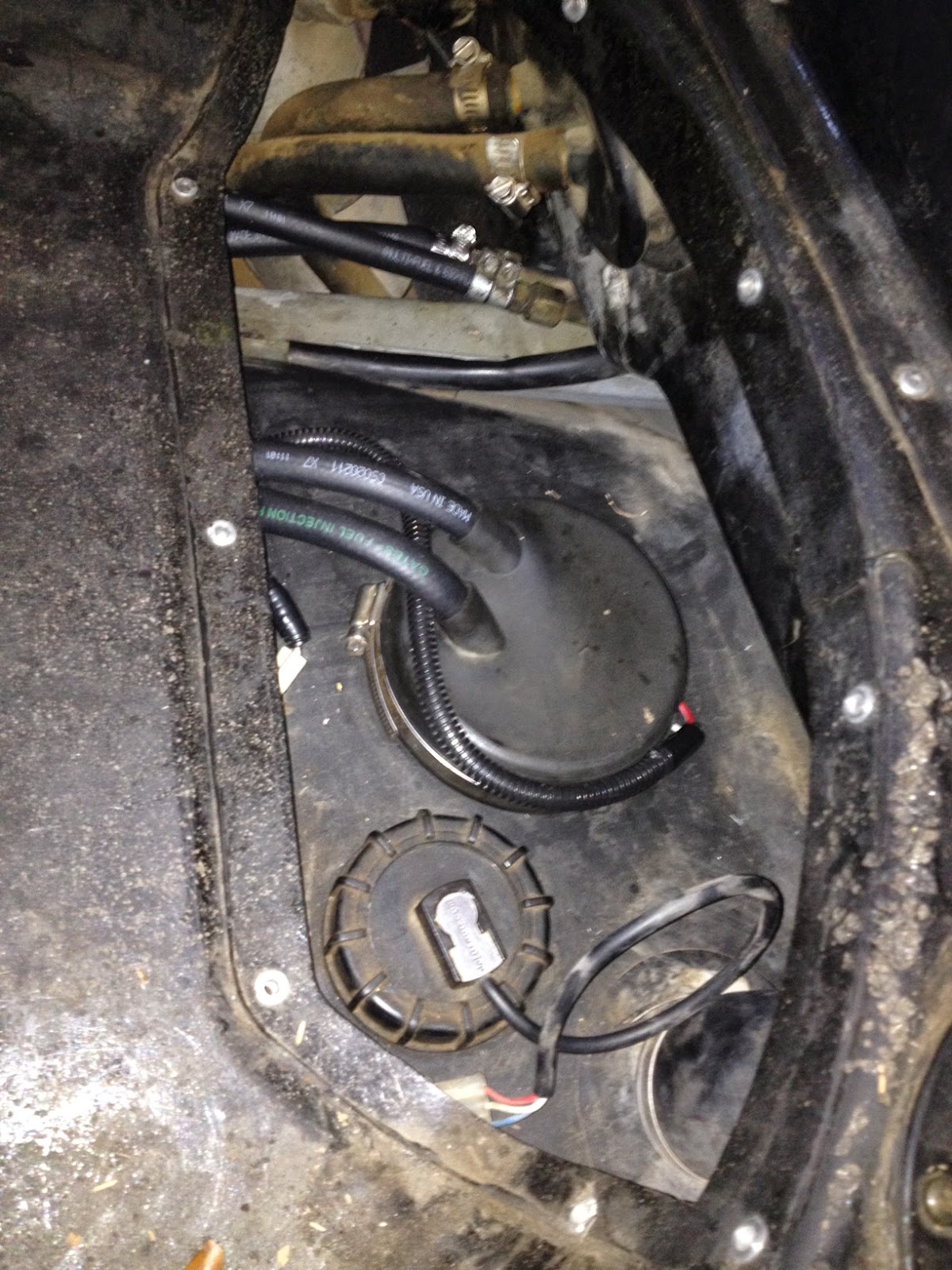 Jeff's 1981 DeLorean: Cleaning the Fuel Tank and Components Part III