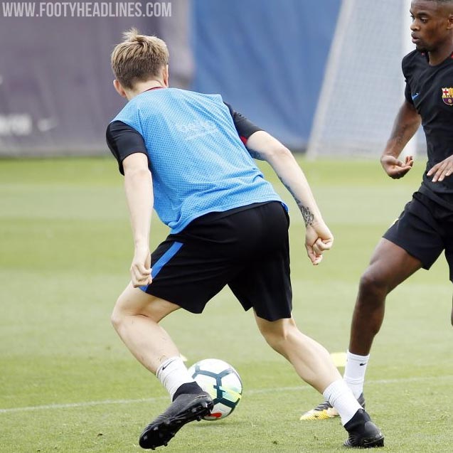 Better Pictures: Koke and Rakitic Reveal Laceless Adidas Predator 18 ...