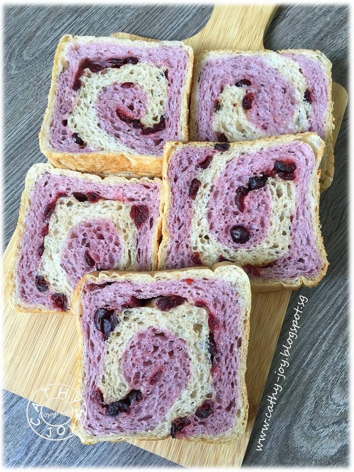 cathy's joy: Dual Colour Bread
