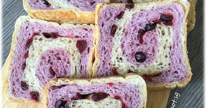 cathy's joy: Dual Colour Bread