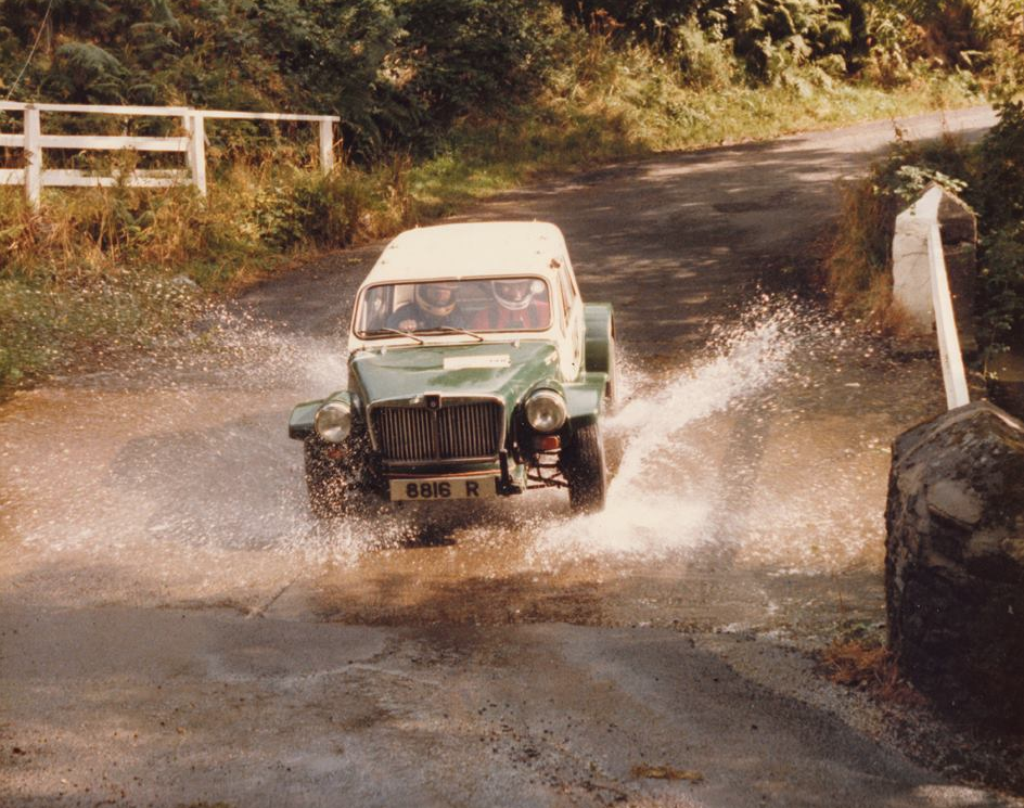 Maximum Mini: Magenta goes rallying