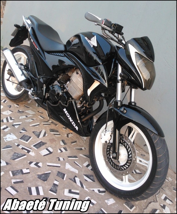 ABAETÉ TUNING: CB 300 # Details in white.