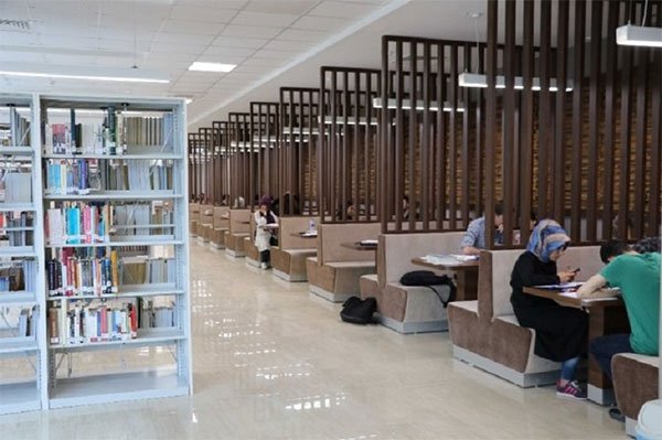 بک شیلف کی شکل میں بہت بڑی لائبریری | Bookshelf Library Turkey