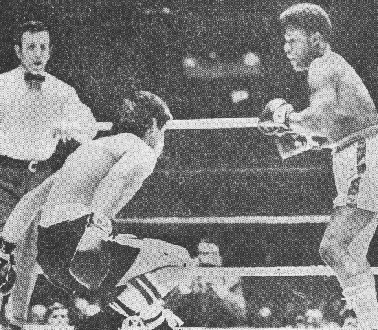 Thoughts on Boxing, Boxers and Fights: Touching gloves with…Sammy Goss