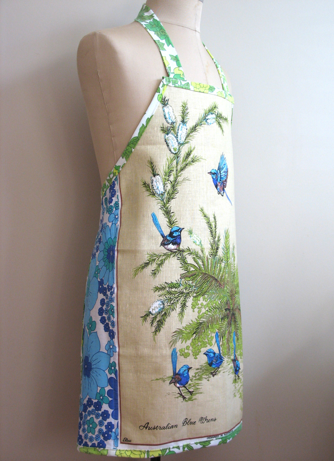 Merry-Go-Round Handmade: New handmade Metro Retro kitchen Aprons listed ...