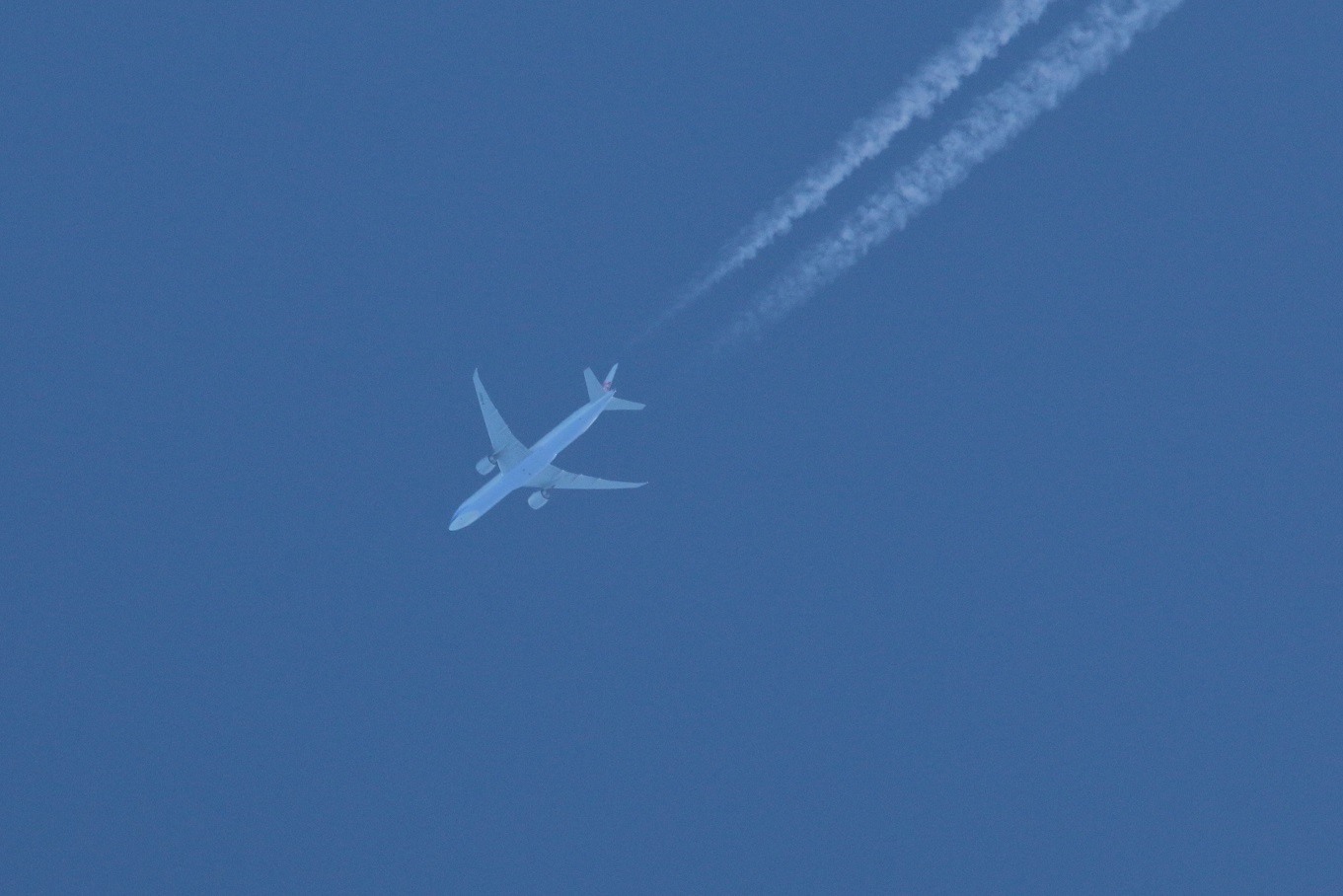 Michigan Exposures: Long Distance Plane Watching