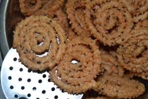 Vaniensamayalarai: Magilampoo Murukku