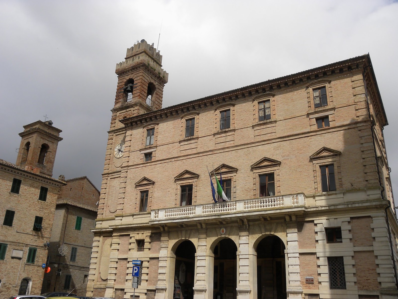 Filottrano ( AN ), panoramico borgo sulle colline anconetane - THE ...