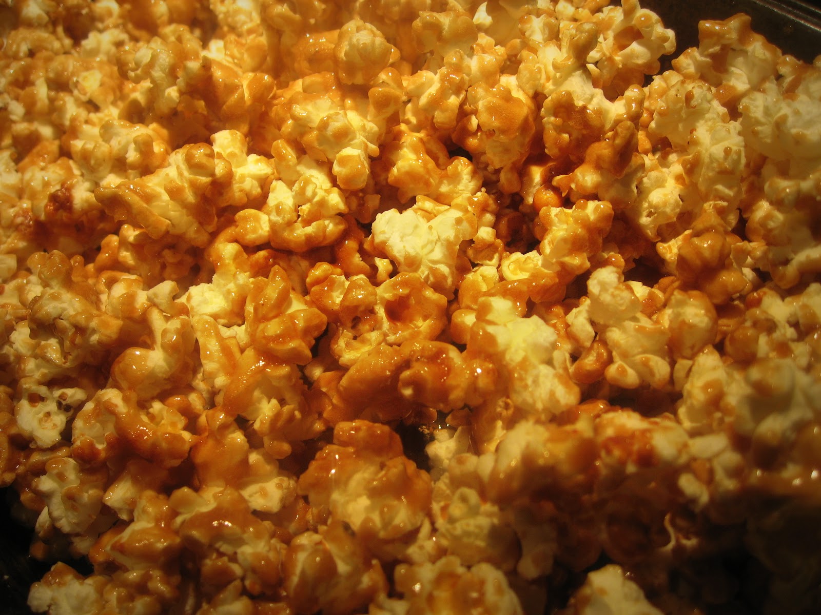 Easy Caramel Popcorn Tutorial