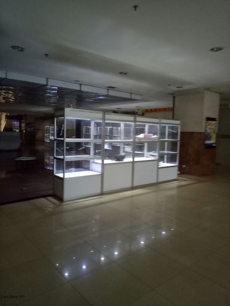 SEWA RAK SHOWCASE TANGERANG 085100463227 ~ JUAL SEWA PARTISI PAMERAN R8