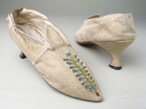 SilkDamask : Inspired by 1775 Embroidery Patterns: The Lady's Magazine ...