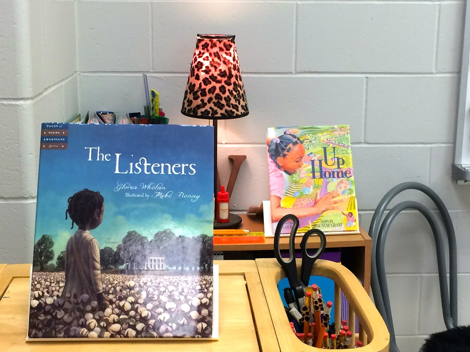 The Urban Teacher: Classroom Reveal: Photos of my grade 4 classroom ...