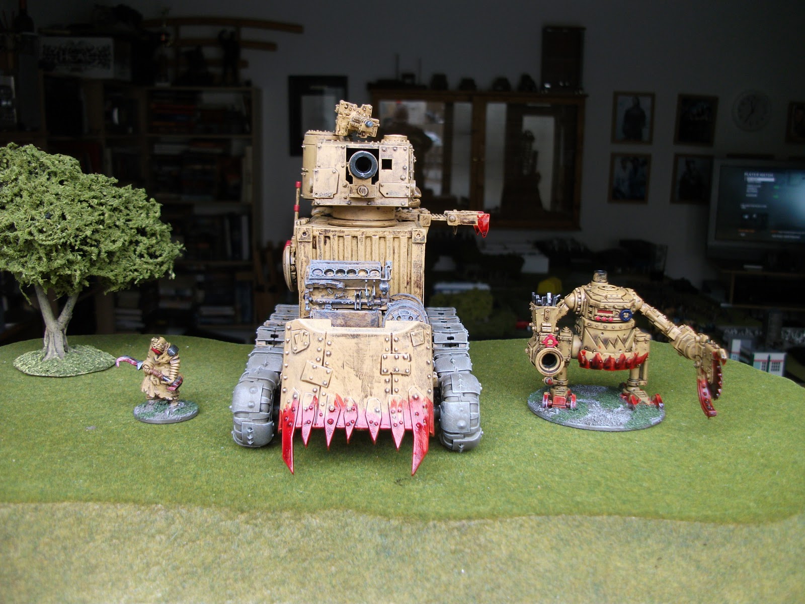 The Angry Lurker: Painted 28mm Pig Iron Miniatures Feral Ork Bodged Tank.