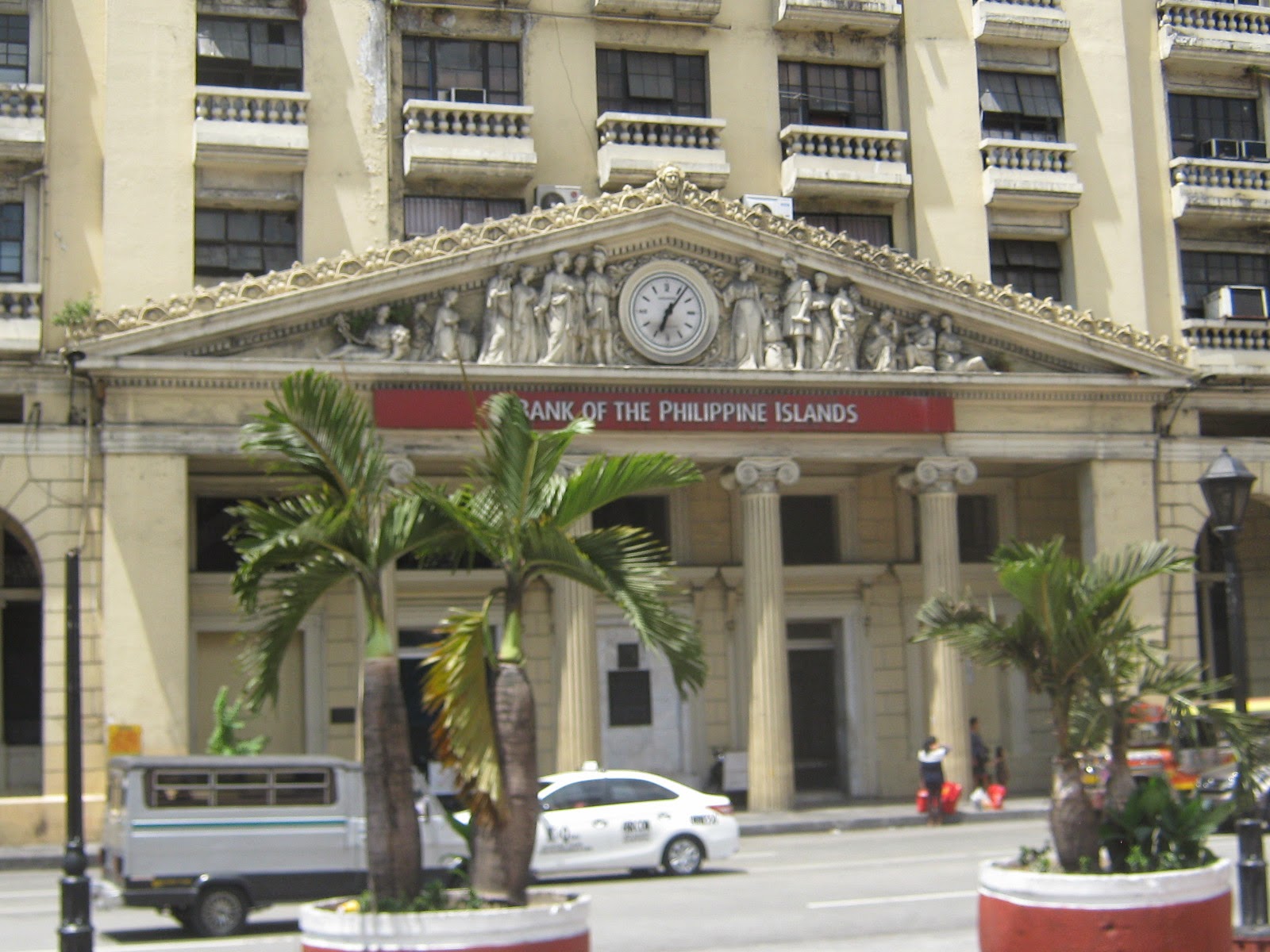 Random Thoughts: Carriedo St. in Sta. Cruz, Manila.