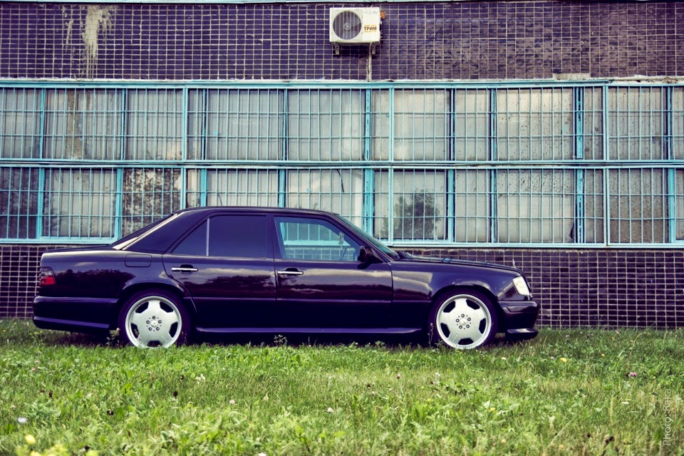 Mercedes-Benz W124 E220 on R18 AMG Monoblocks | BENZTUNING