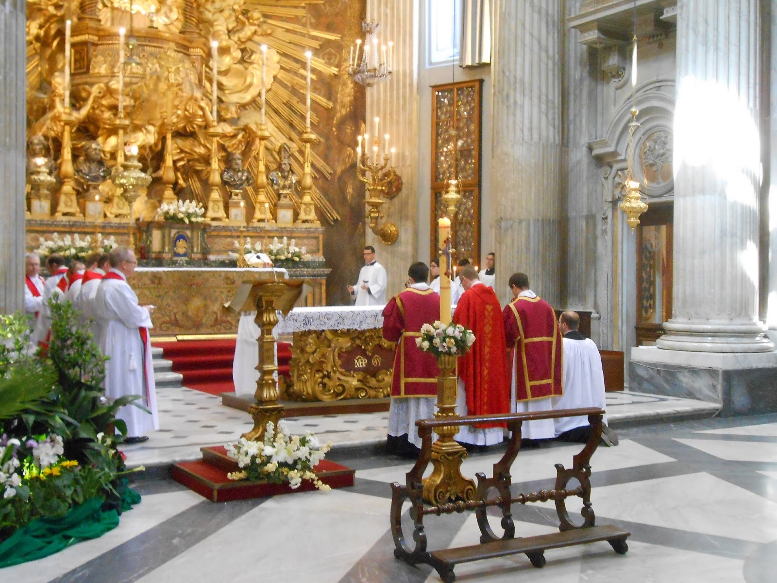 New Liturgical Movement: An Ordinariate Mass in Rome