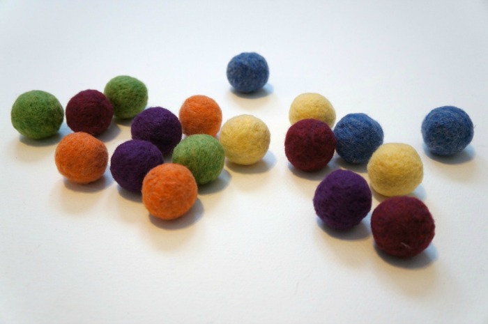 make: felted ball garland | ASPEN SUMMIT