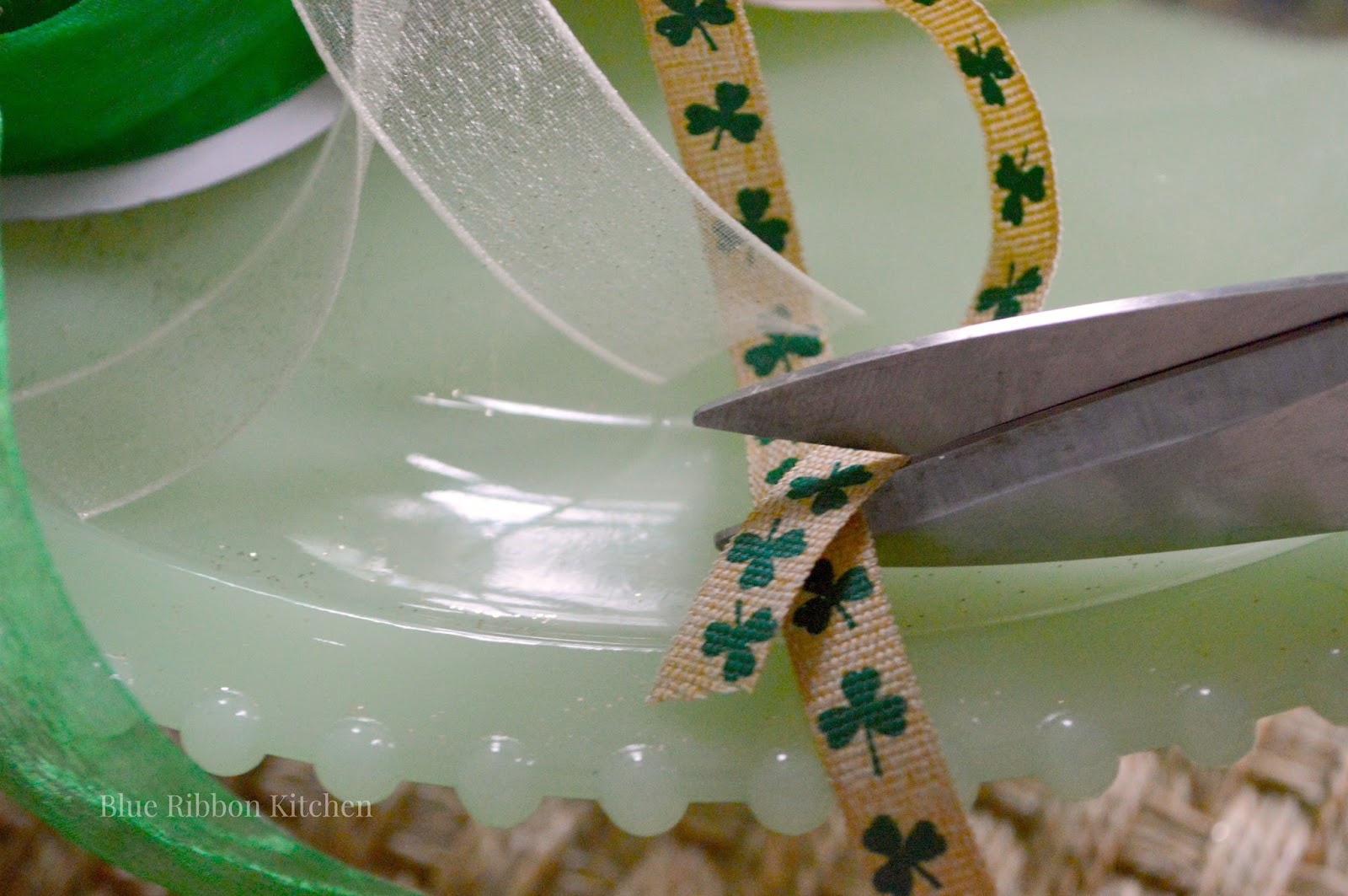 Blue Ribbon Kitchen: My Good Luck Charm | Ribbon Garland