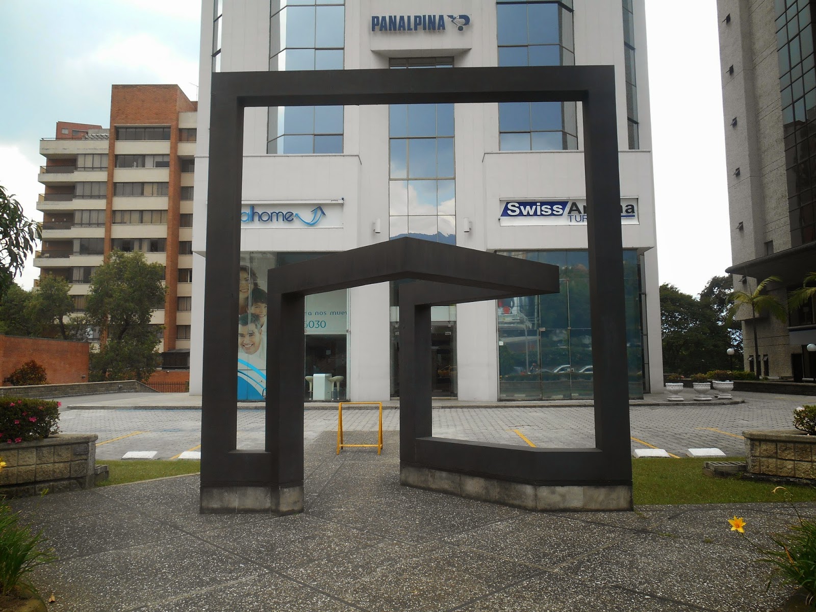 Esculturas de Colombia: Teorema - Ronny Vayda