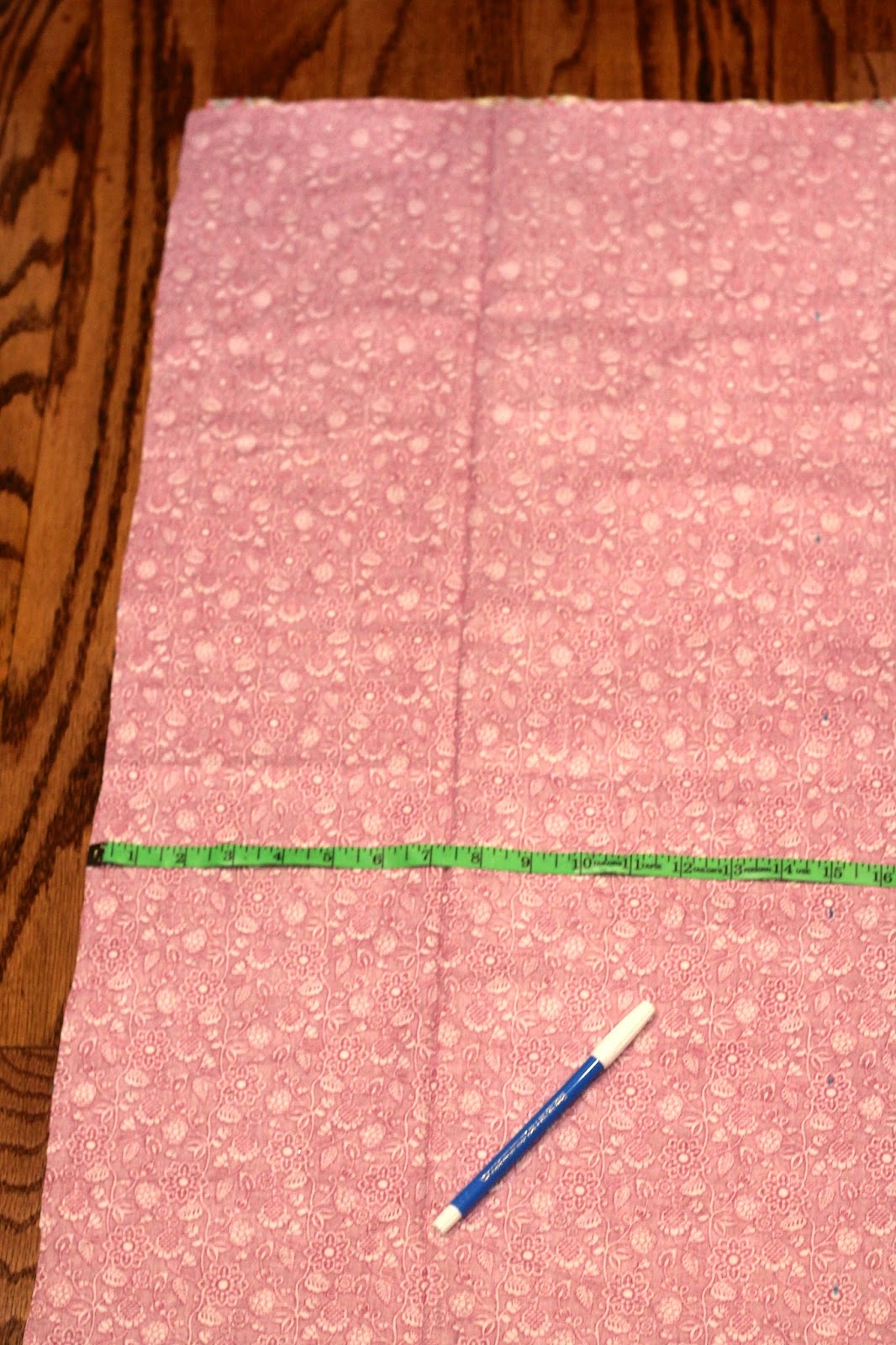 Twisted Infinity Scarf Tutorial - I do deClaire