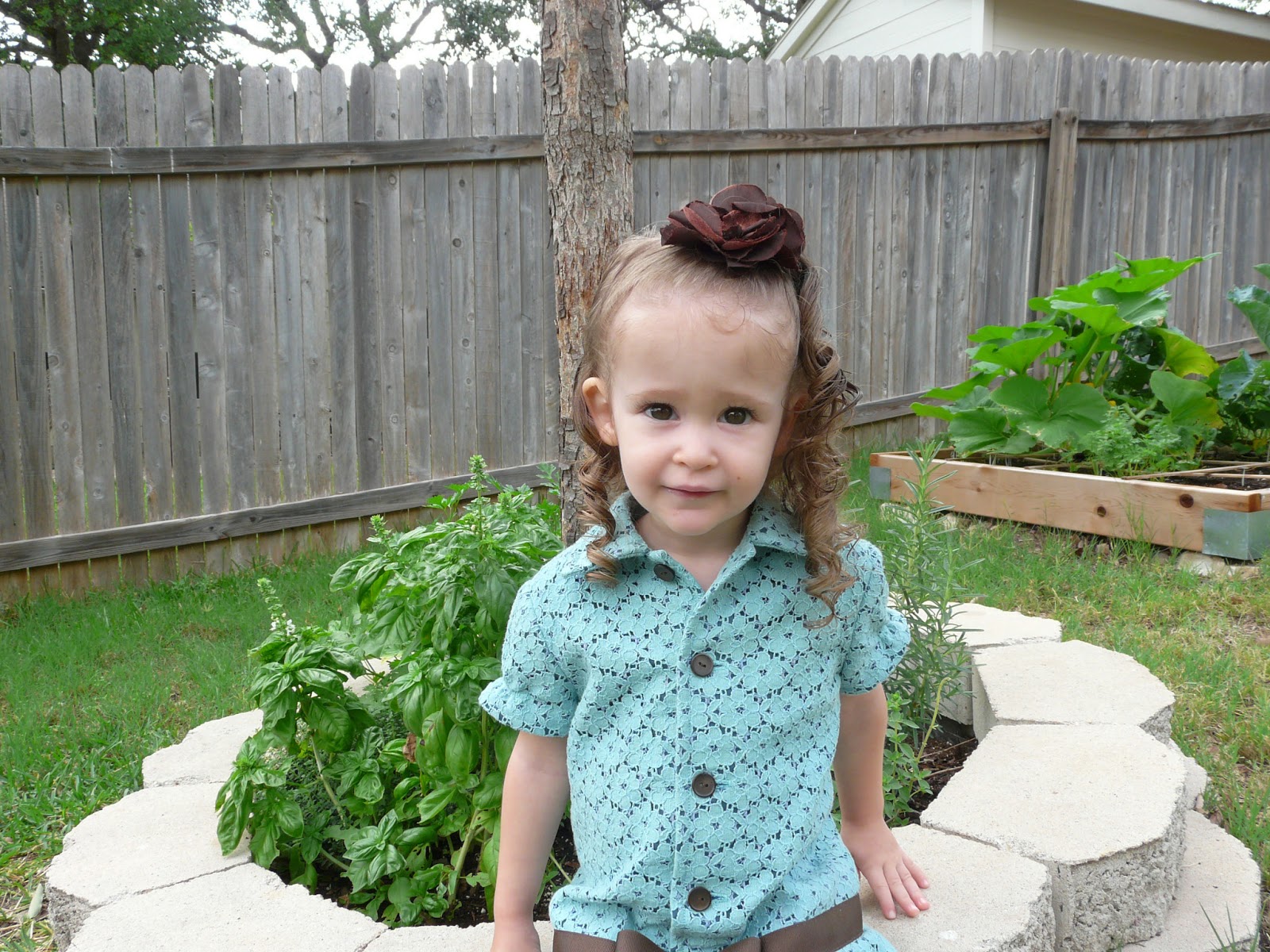 Amanda's Adventures in Sewing: Simplicity 2907 - Aqua lace toddler dress