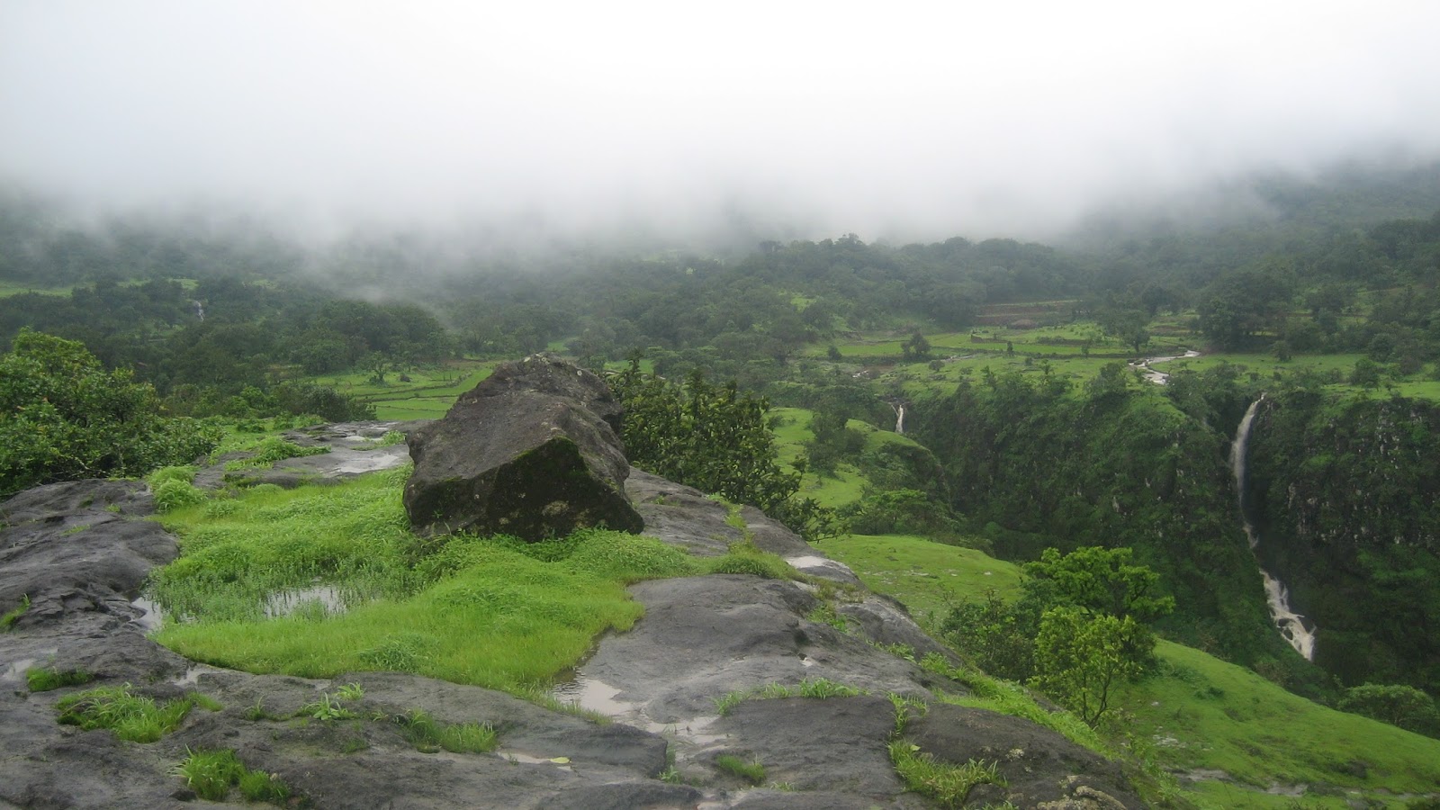 On the Edge of Sahyadris: Ahupe Ghat: A memorable walk through heaven
