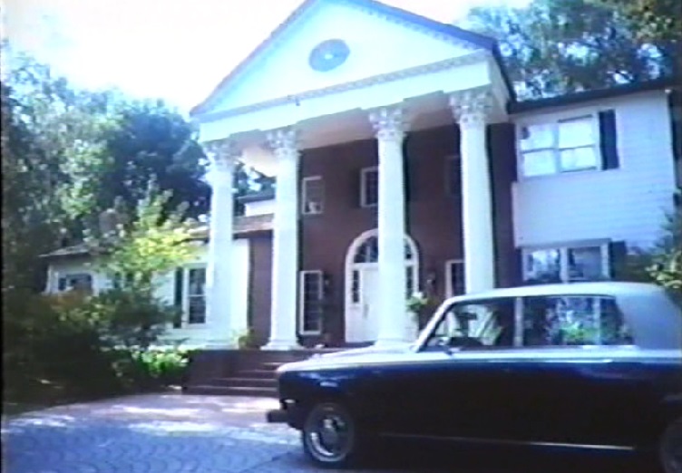 The Bloody Pit of Horror: Kamillions (1990)