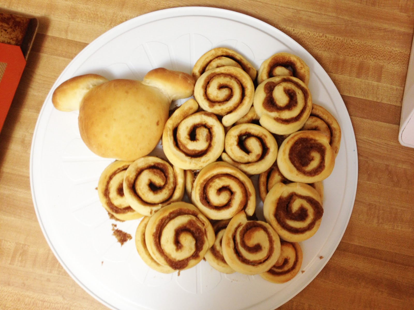 The Almost Perfectionist: Cinnamon Roll Sheep