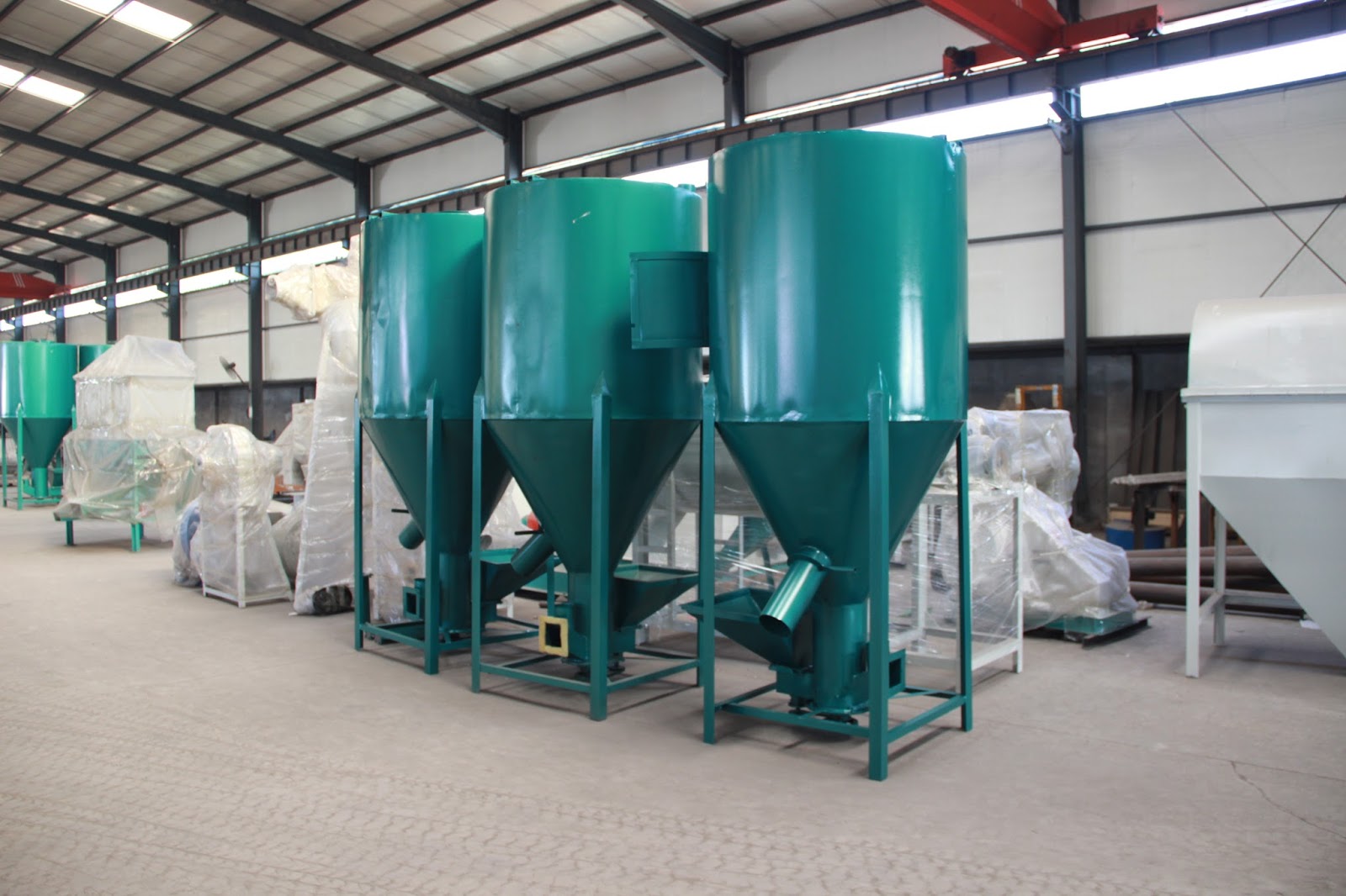 pellet mill: Working principle of vertical feed mixer machine
