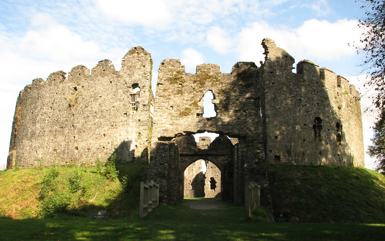 Britain and Beyond: Restormel Castle