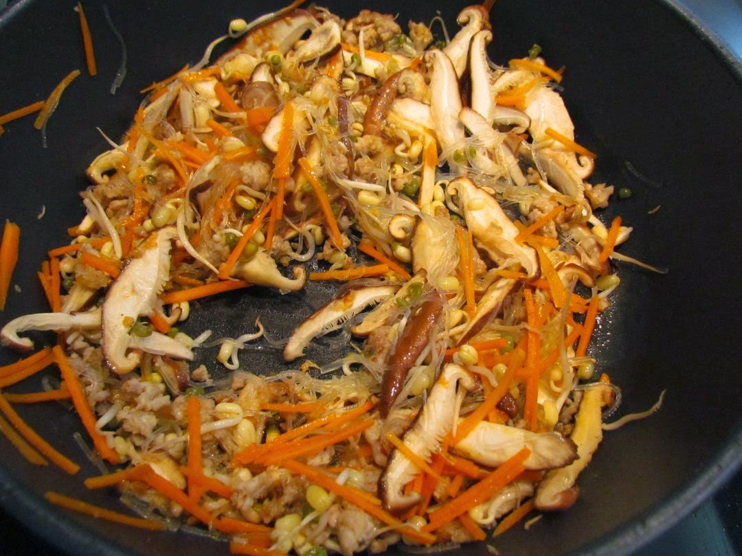 Puolialaston kokki: PAW PIA THAWT eli KEVÄTRULLAT