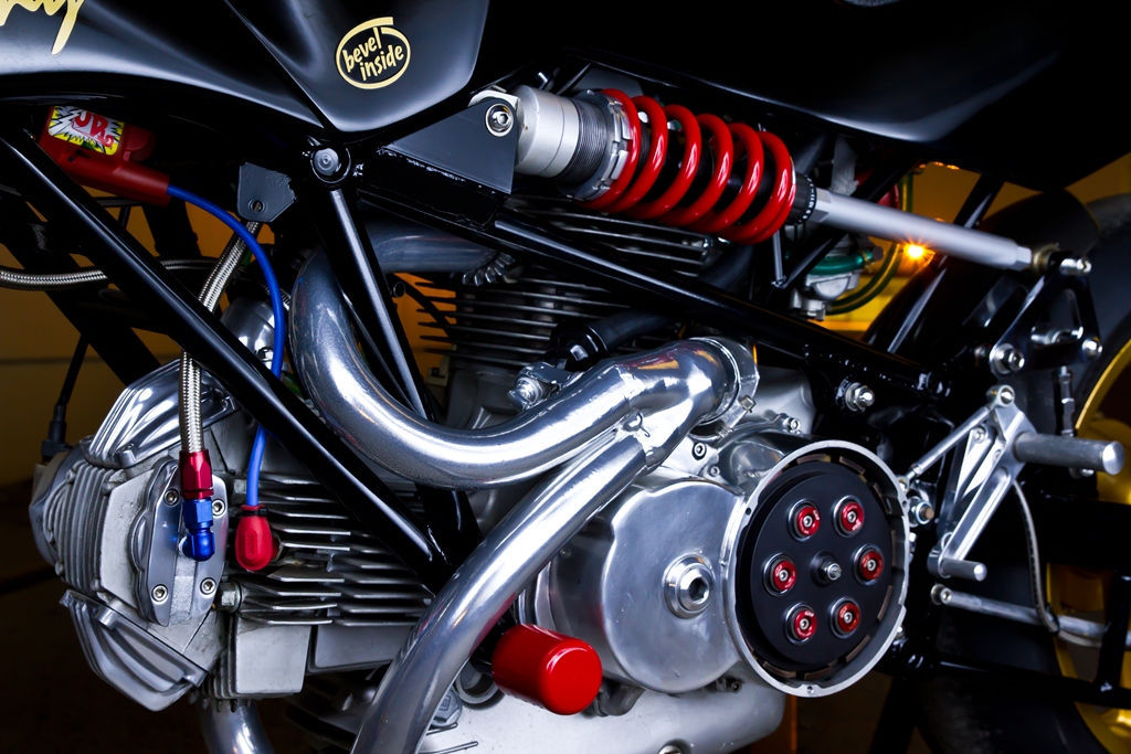 Racing Cafè: Ducati Alchemy by Vee Two