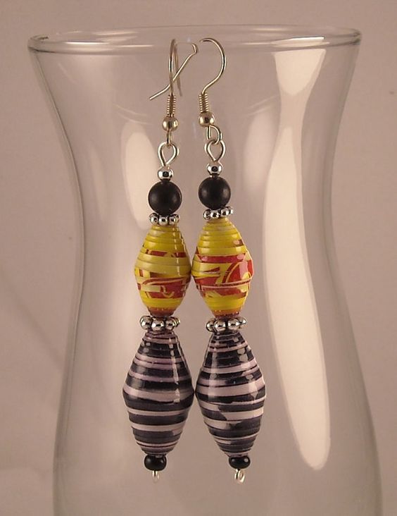 Cantiknya perhiasan dari manik-manik kertas koran dan majalah bekas ...