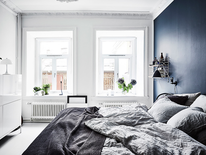 #DECORACIÓN Blanco y azul oscuro una combinación elegante | With Or ...