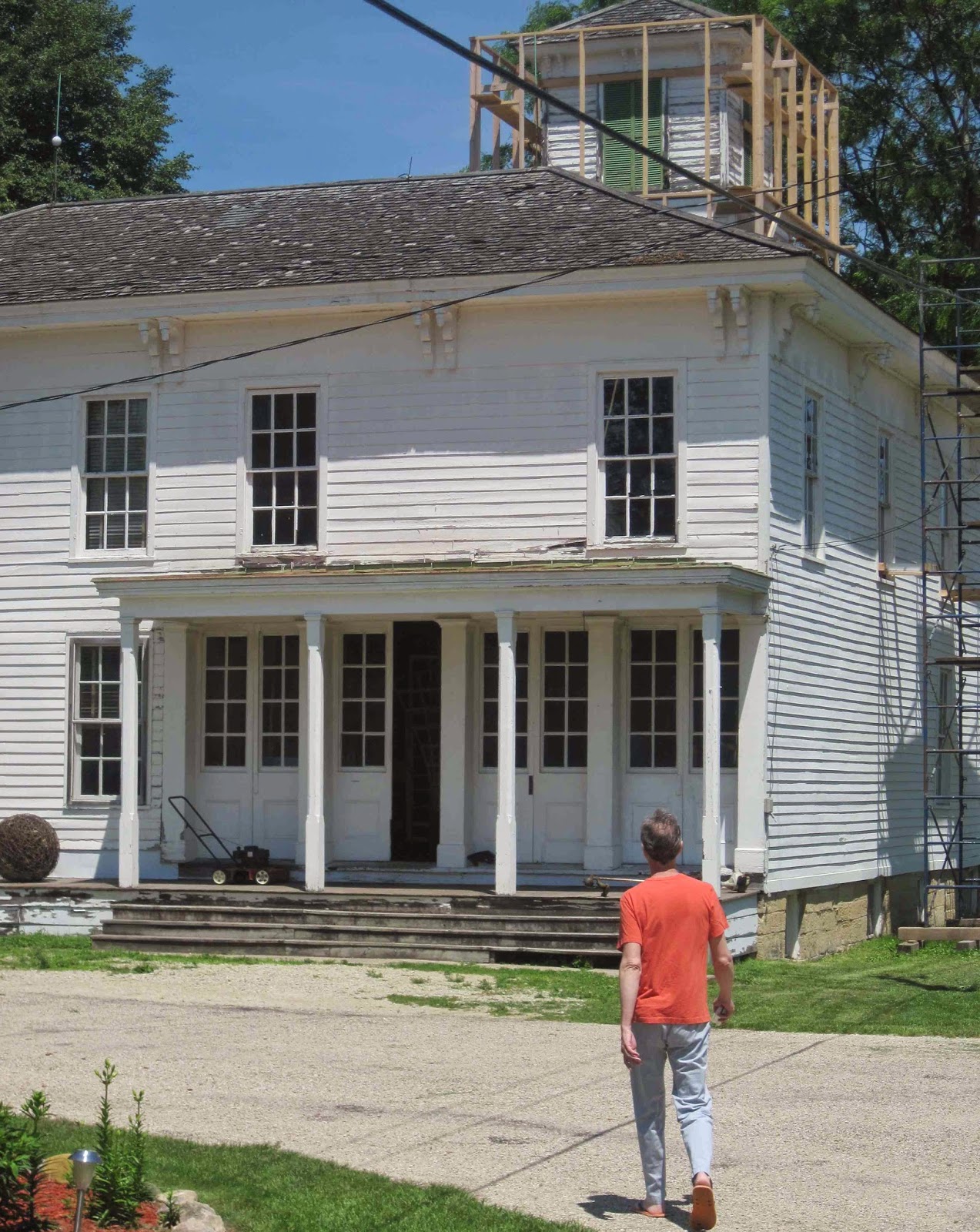 Pleasant Living: PAOLI, WISCONSIN