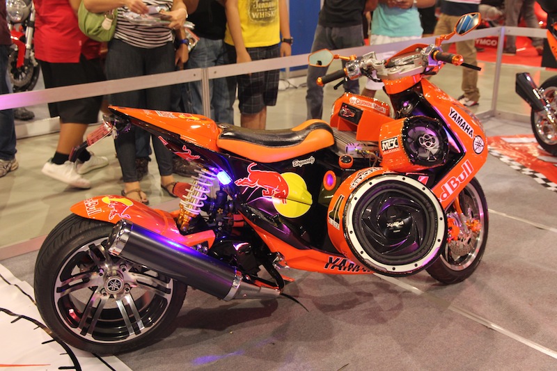 TACHOMETER: Pimp My Ride - Wildest Scooters