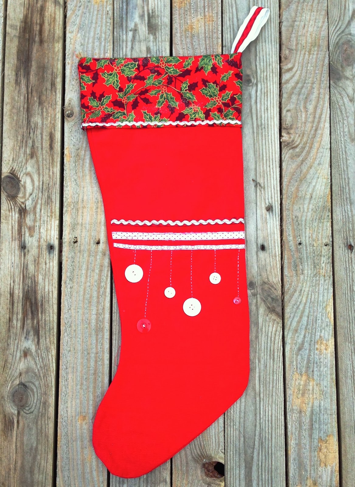 Bundles and Buttons: Christmas Stocking Tutorial and free pattern