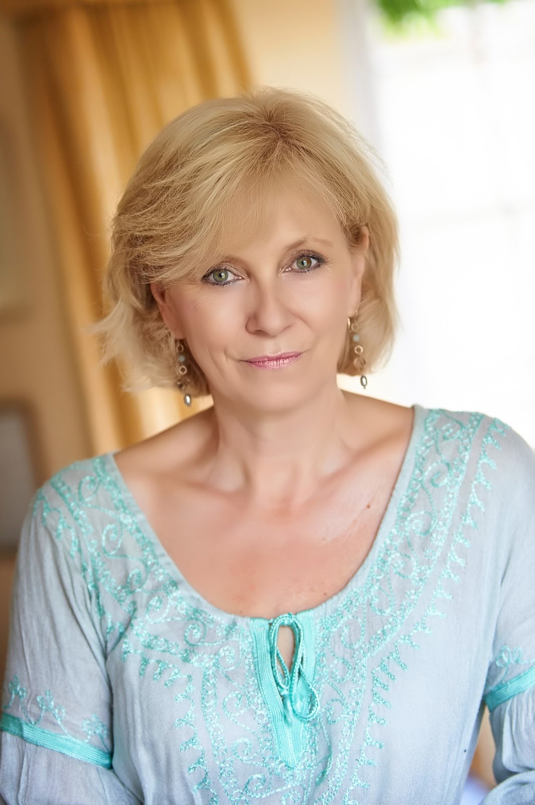 #BookReview - The Silk Weaver's Wife by Debbie Rix