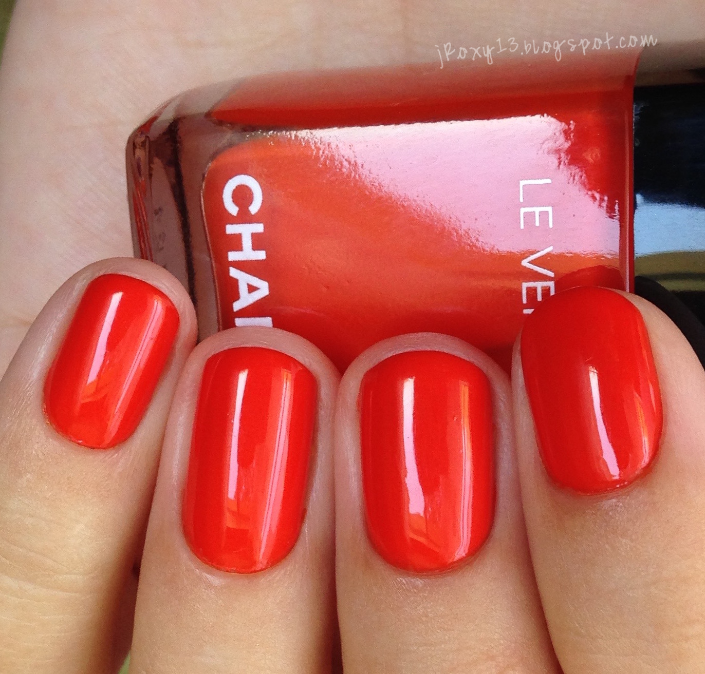 Chanel in #524 Turban, #526 Cavalière, #532 Canotier, #534 Espadrilles ...