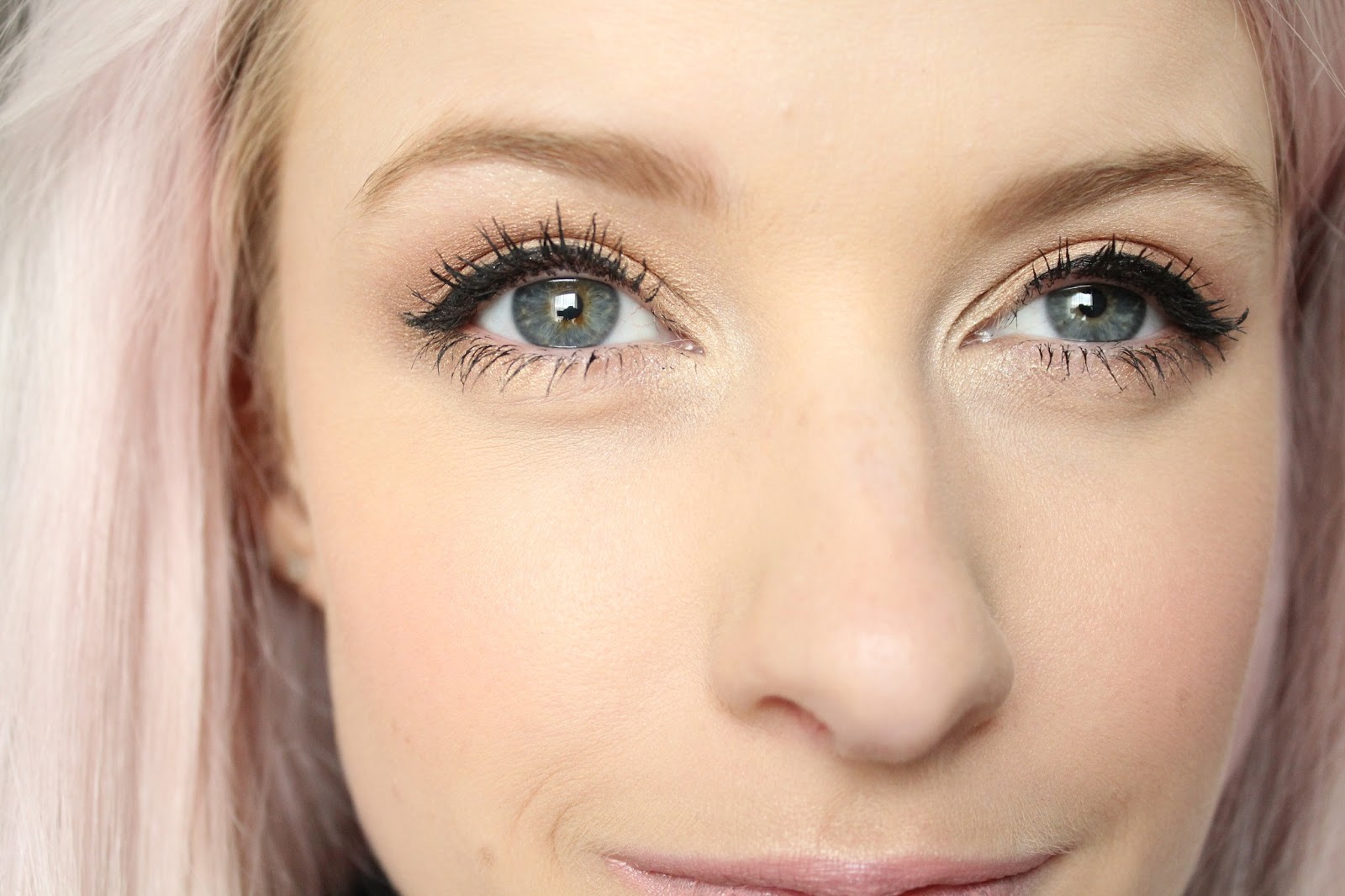 Le Volume De Chanel Mascara - Inthefrow