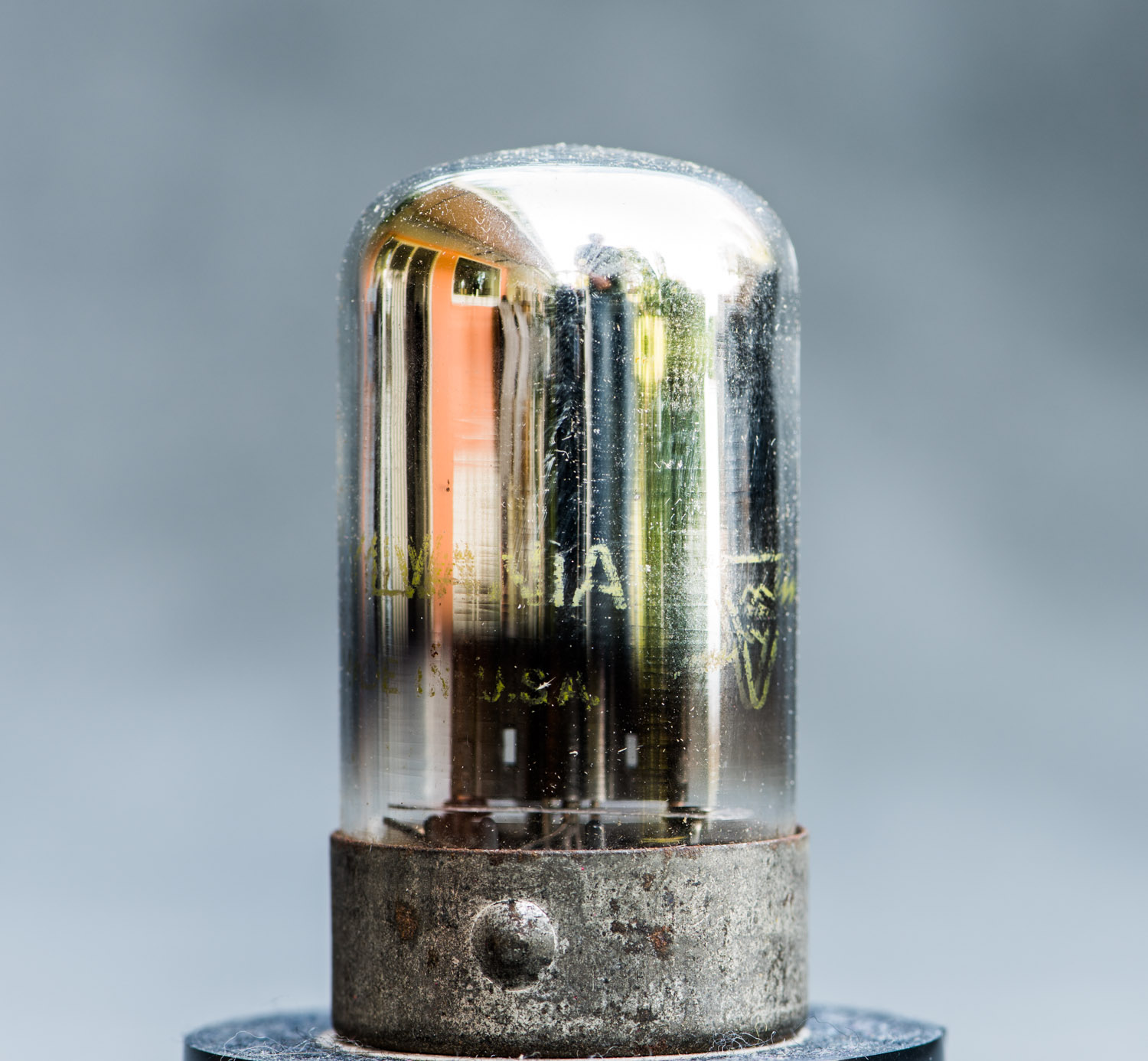 VinylSavor: Tube of the Month : The 7A4