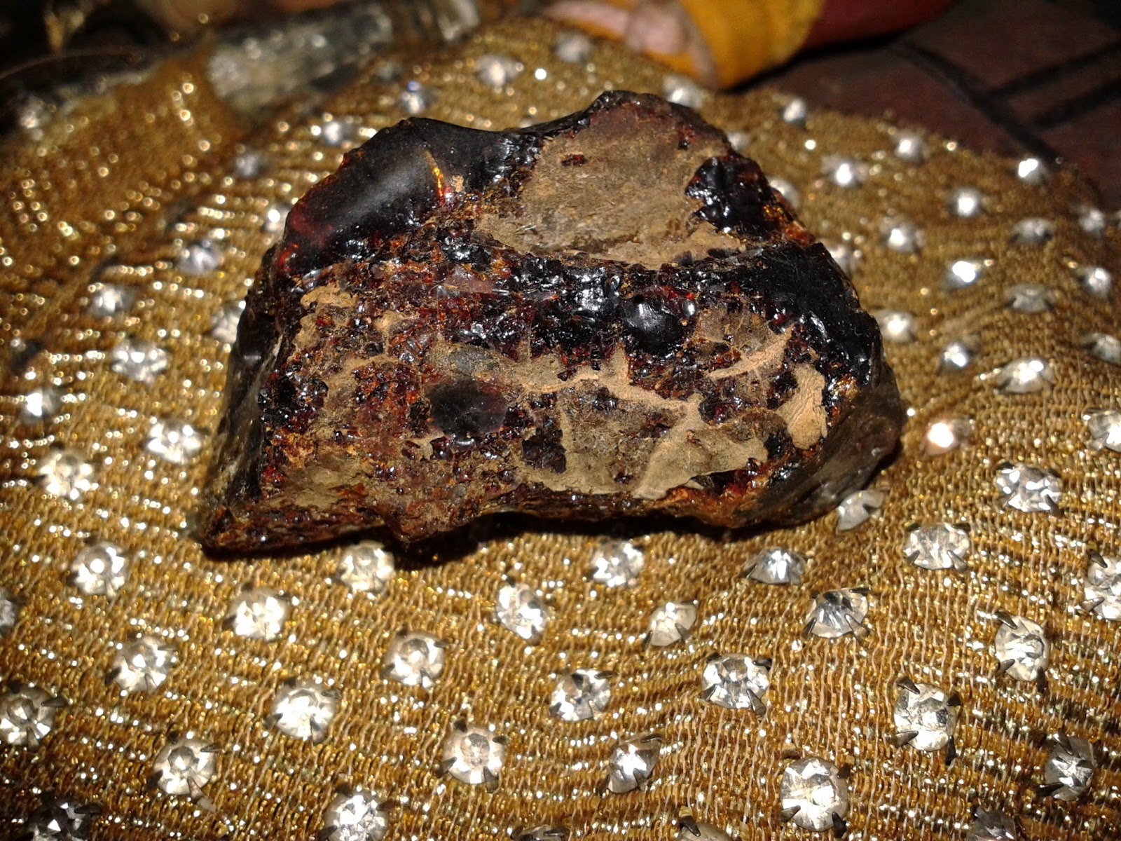 Badai Mencak Kelambit Biru: Kemenyan Misteri , dipercayai Kemenyan Jin ...