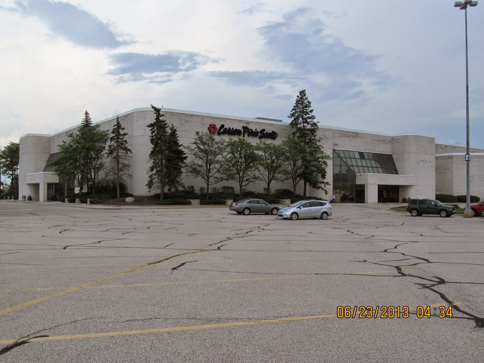 Trip to the Mall: Spring Hill Mall- (West Dundee, IL)
