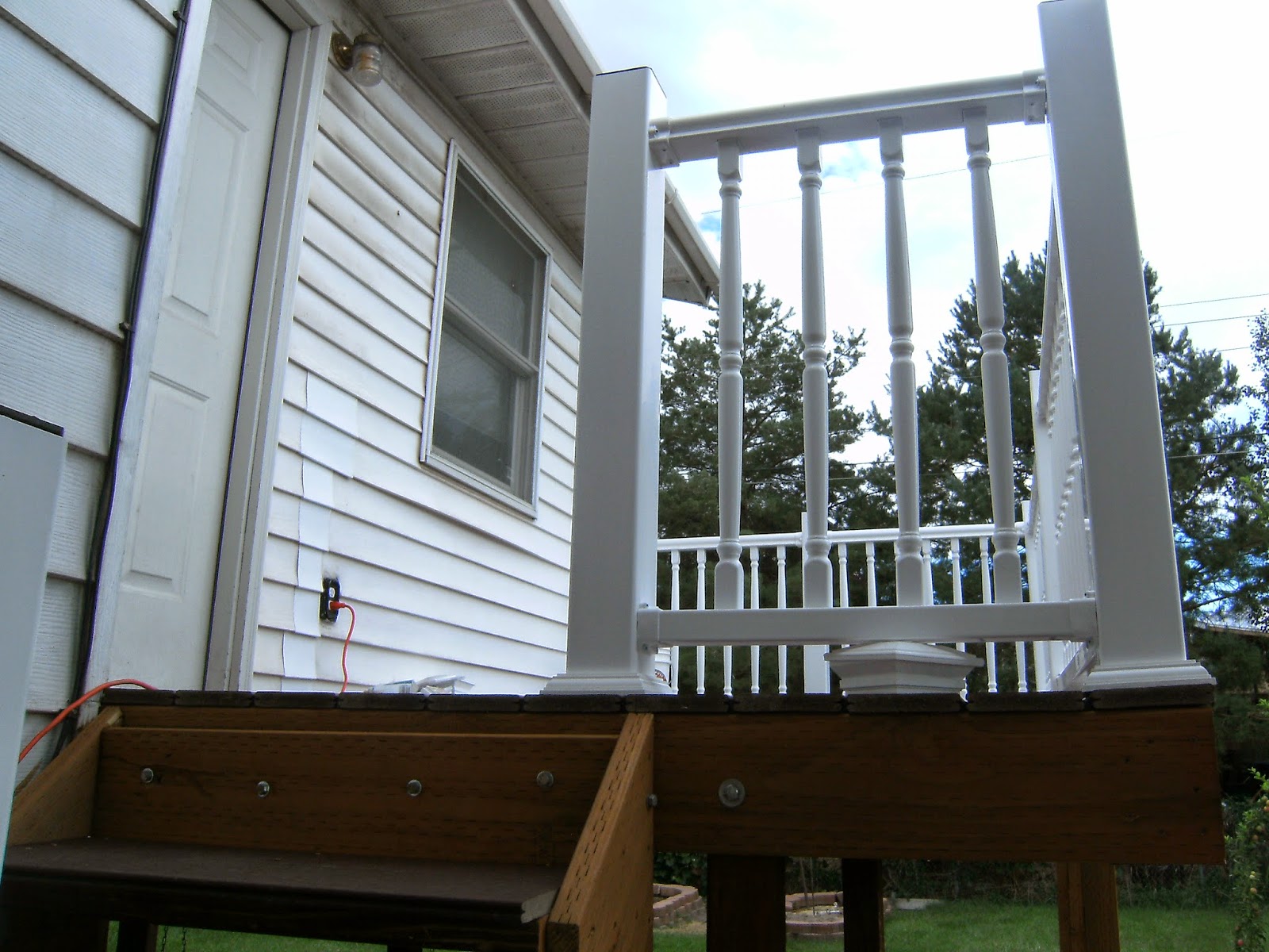 Rhonda's Blog: Railings, and DONE!