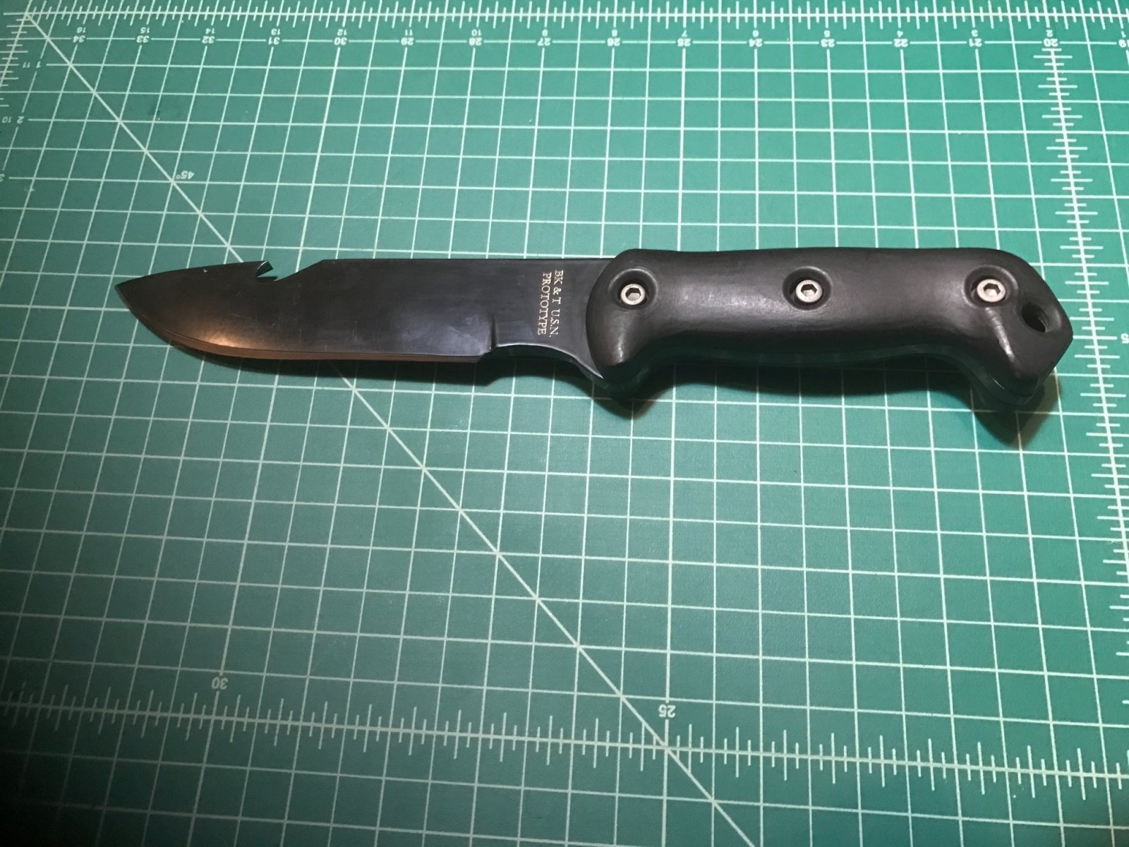 The Woodsman Pilot: USN Prototype Becker Dive Knife